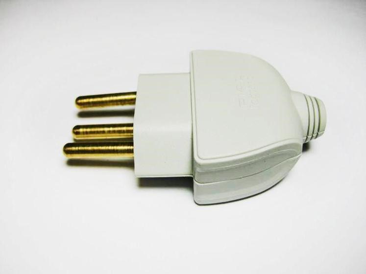 Plugue Macho 3 Pinos para Tomadas,10 Amperes - PIAL LEGRAND - Plugs e ...