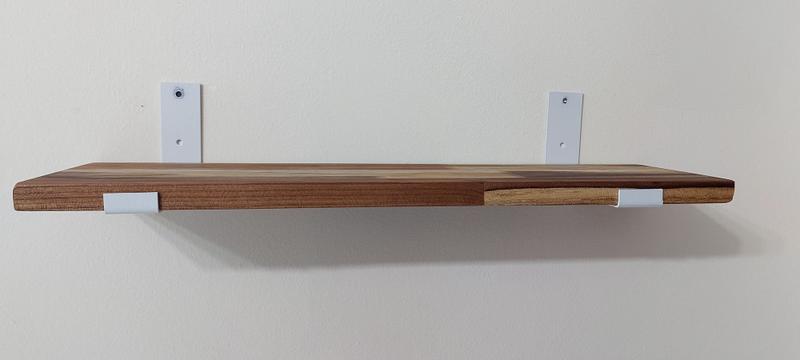 Prateleira de chapa de Teca alto padrão com cantoneira branca ...