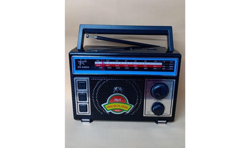 Radio Song Star Recarregavel Tomada E Pilhas Am/fm Pen Drive - Bivolt ...