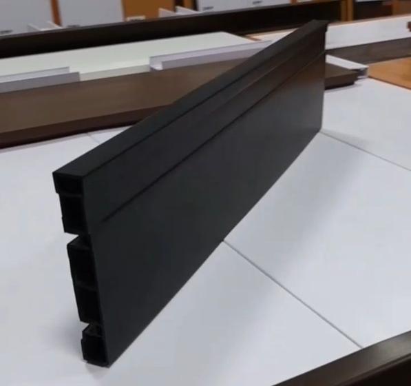 Rodapé De Pvc Preto 10cm Real 12 Metros - Real PVC - Rodameio ...