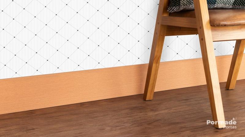 Rodapé em PVC Wood Liso 15,0 cm x 1,2 cm x 2,10 m Curupixá Barra de 2 ...