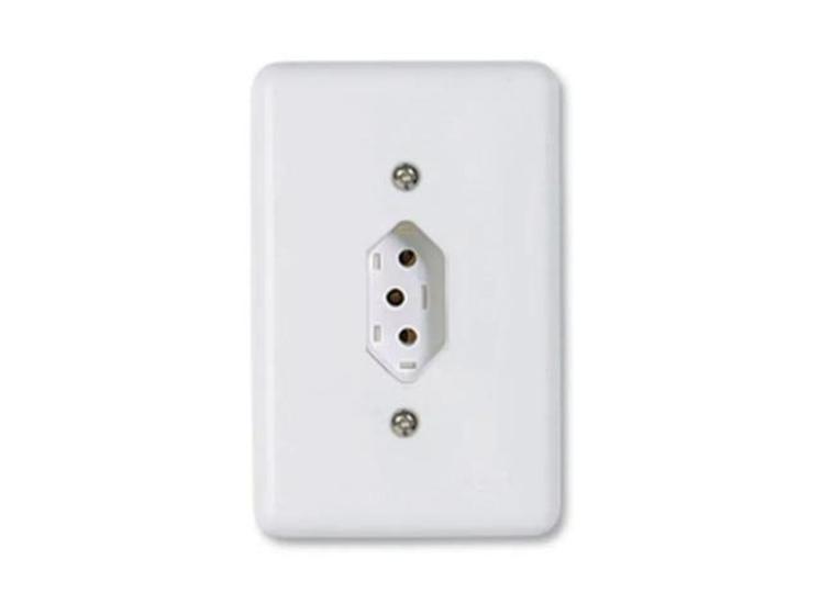 Tomada Simples 3 Pinos 10A Pratika - ILUMI - Tomadas - Magazine Luiza