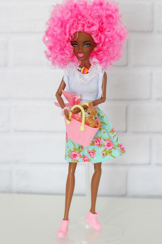 AYODELE - Boneca Negra Articulada Cacheada com Acessorios Estilo Barbie ...
