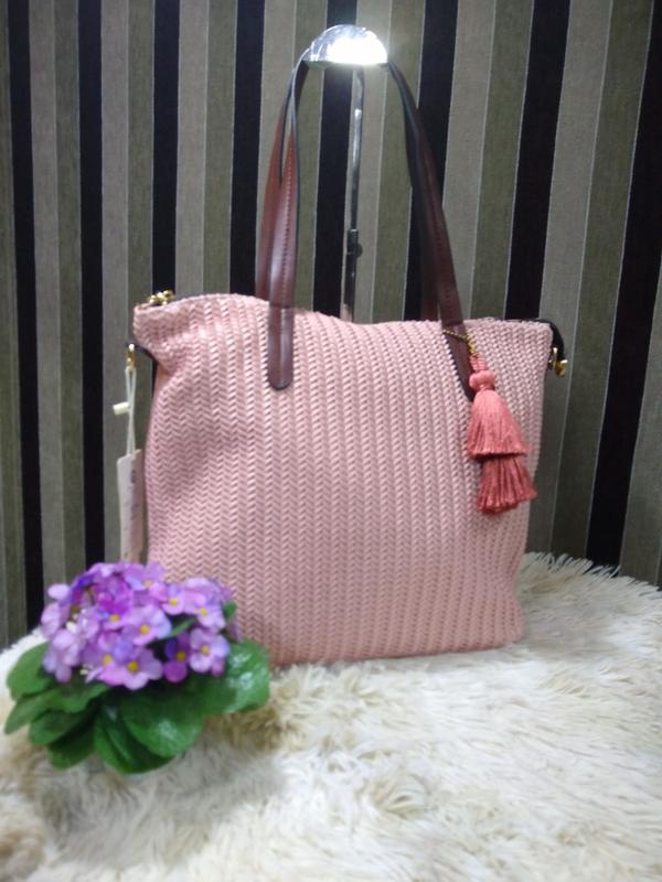 Bolsa lateral trançada com pingente - Rosa Amora - Bolsas e Acessórios ...