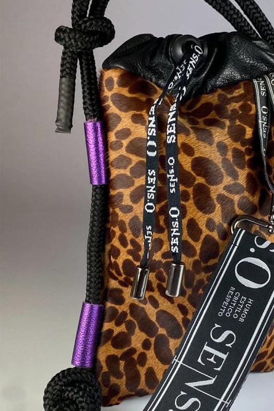 Bolsa pequena Bag Pocket para celular Couro Legítimo Toque de Seda Onça ...