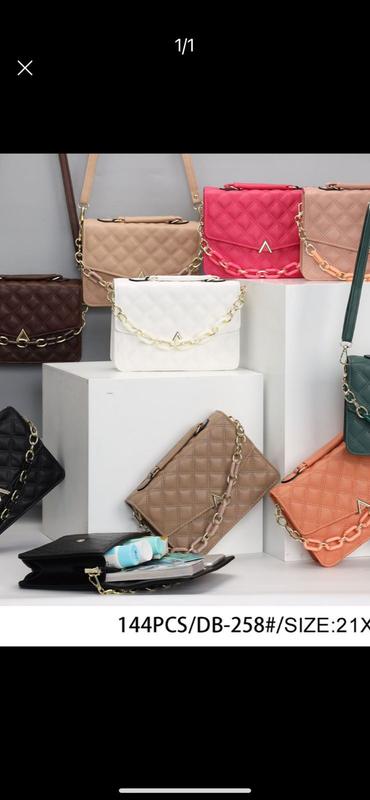 Bolsa Pequena Matelassê - MISS DONG - Bolsas - Magazine Luiza