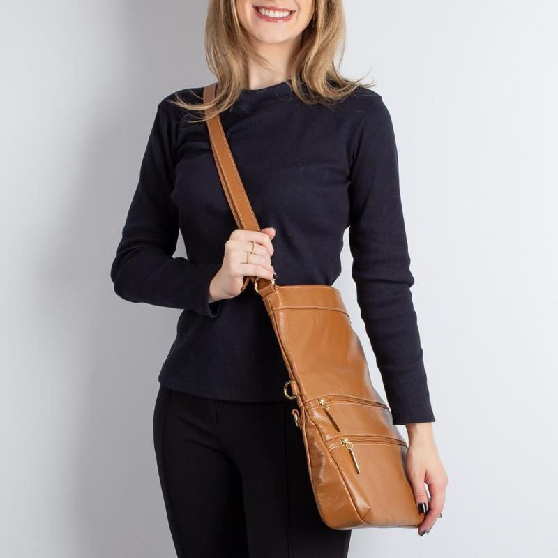 Bolsa tiracolo grande de couro Cida - Andrea Vinci - Bolsas - Magazine ...