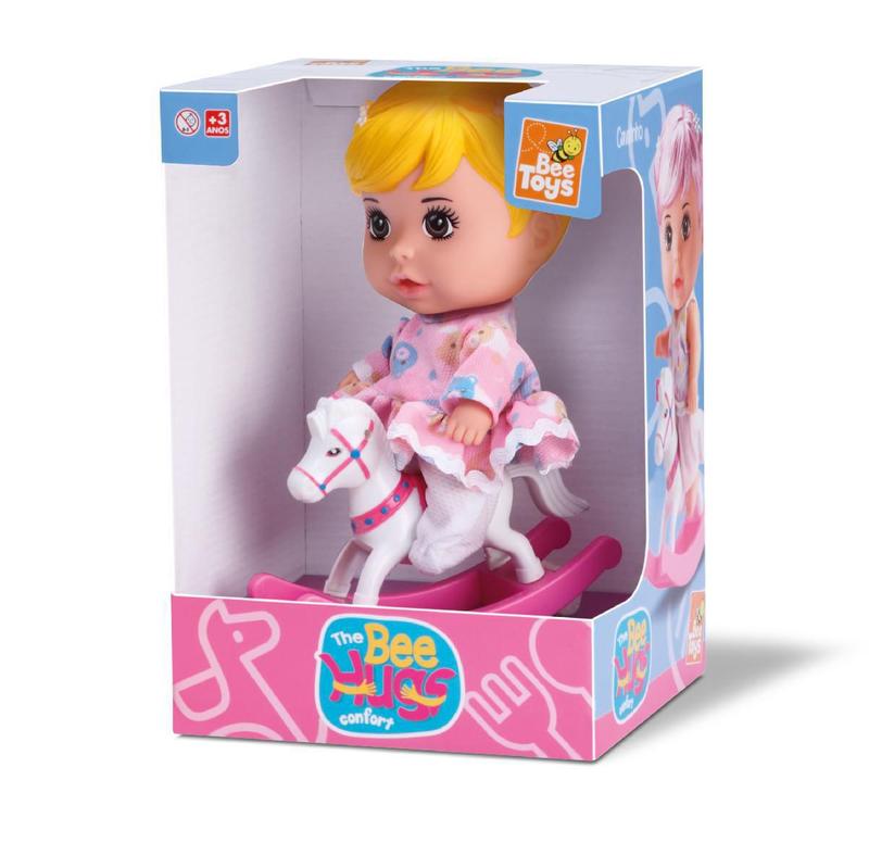 Boneca Bee Hugs Com Cavalinho De Balanço 100% - 144048 - Bee Toys ...