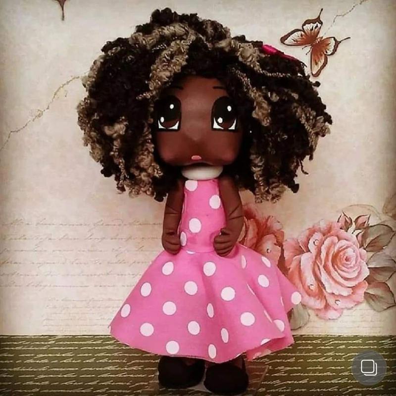 Boneca Negra em Porcelana Fria - Os Grashis - Bonecas - Magazine Luiza