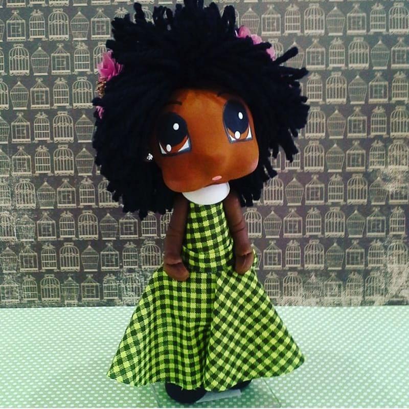 Boneca Negra em Porcelana Fria - Os Grashis - Bonecas - Magazine Luiza