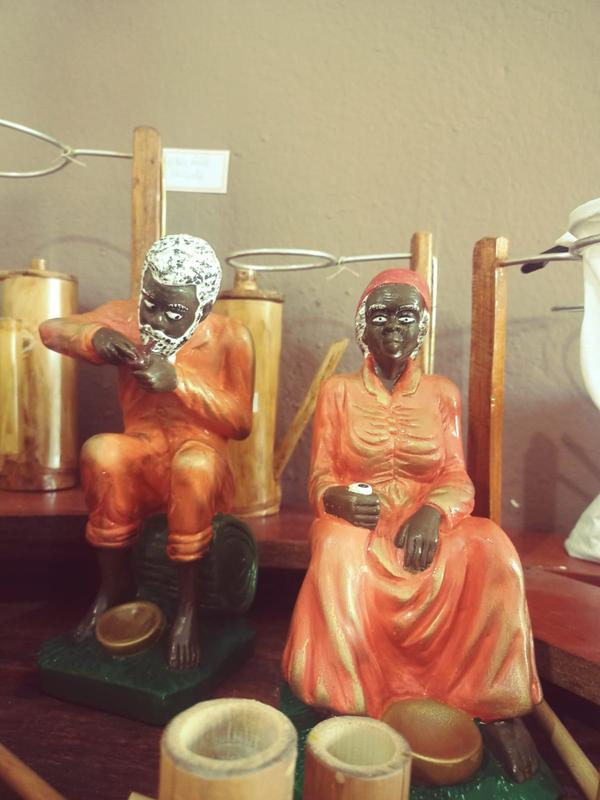 Casal de Preto Velho - Cheiro de Mato - Pés para Móveis - Magazine Luiza