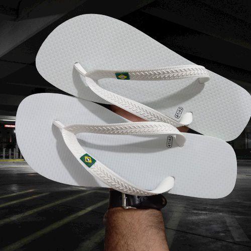 Chinelo Top Unissex Básica Branca, Com a Bandeira do Brasil - Chinelo ...