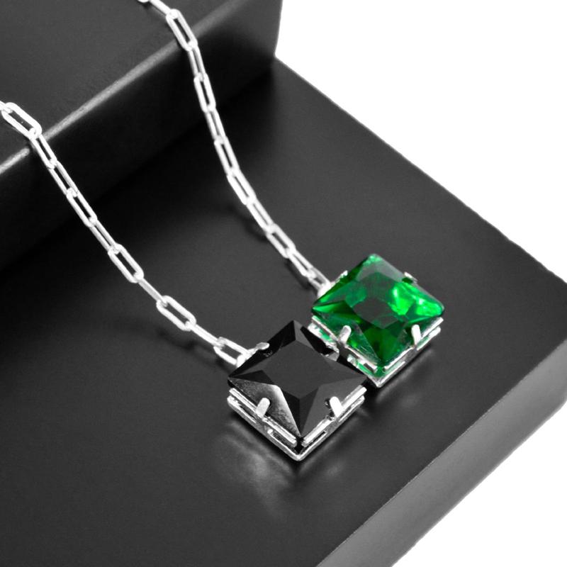 Colar Masculino Escapulário Duplo com Pedra Ônix + Esmeralda Verde ...