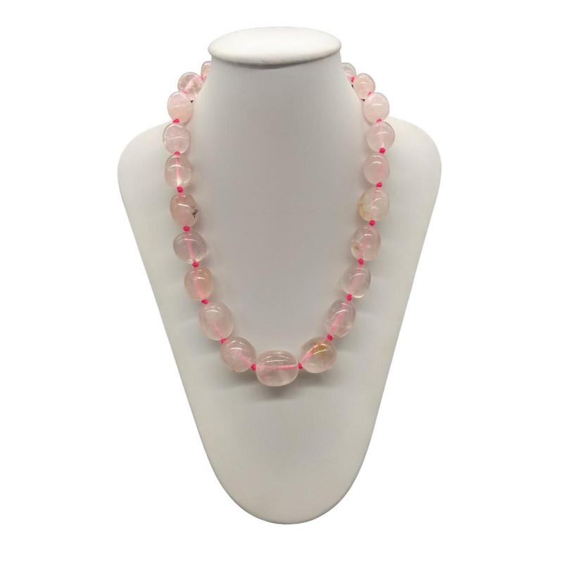 Colar Quartzo Rosa em Pedra Rolada - Encanto das Pedras sbc - Colar ...
