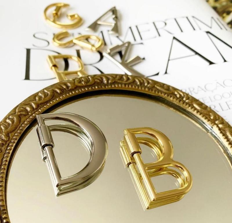 Colares personalizados com Letra inicial do nome - Dondocas.Bijus ...