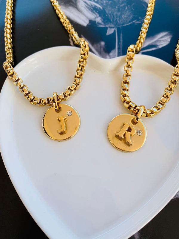 Colares personalizados Semi Joia com Inicial - Dondocas.Bijus - Colar ...