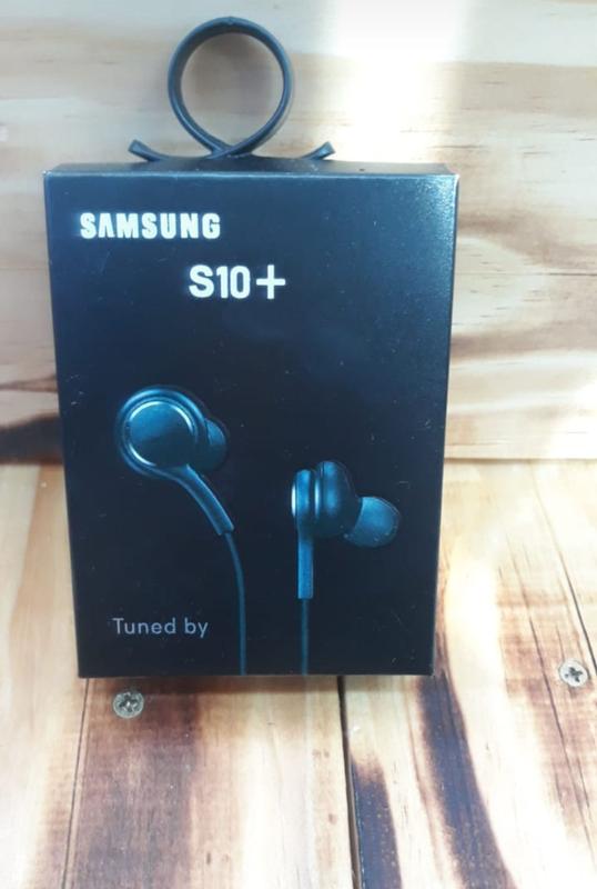 Fone de ouvido s10+ - Samsung - Fone de Ouvido com Fio - Magazine Luiza