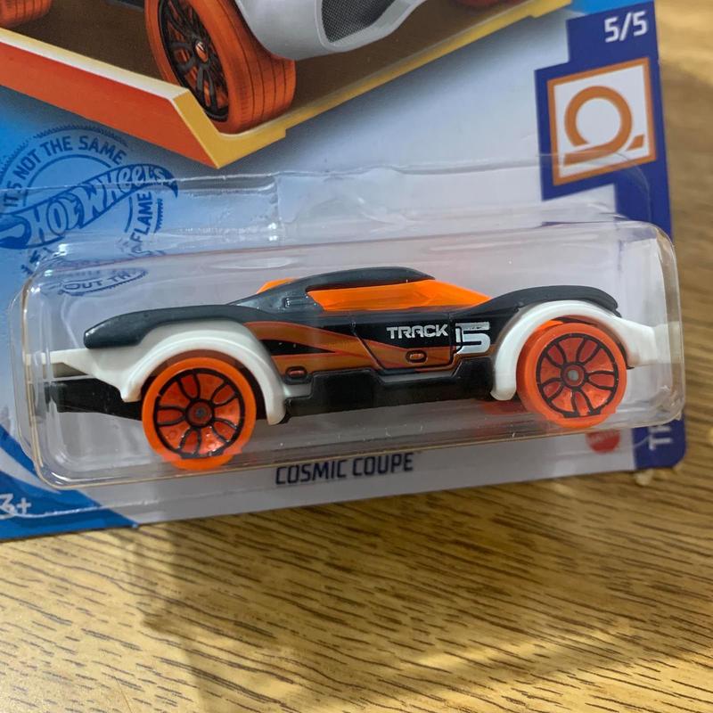 Hot Wheels - Cosmic Coupe - GTC44 - Carrinho de Brinquedo - Magazine Luiza