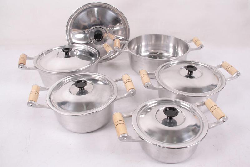 Jogo De Panelas De Alumínio Batido ,Fundido Grossas Oferta - Fundição ...