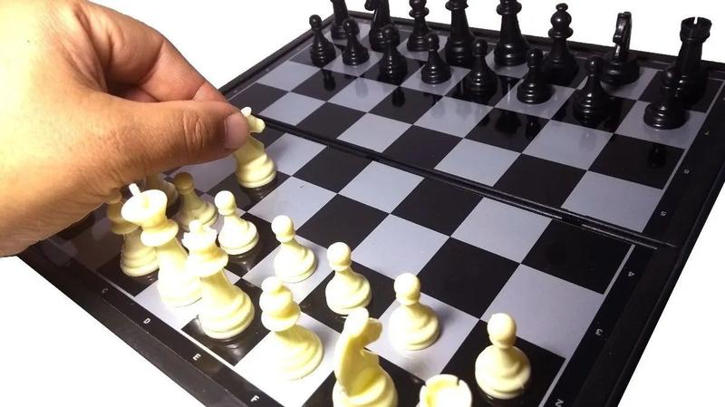 Jogo De Xadrez Magnético Dobrável Peças Plásticas Com Imã - CHESS ...