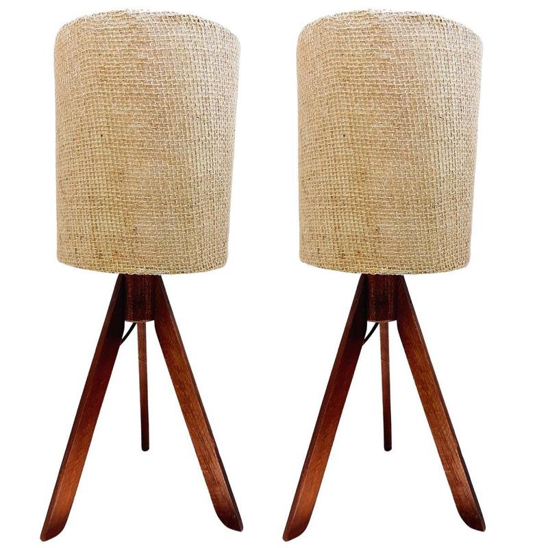 Kit 2 Abajures De Mesa Em Madeira Com Iluminação Maravilhosa ...