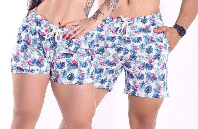 Kit Casal Dois Shorts Estampas Iguais flamingo Moda Praia ele e ela com qualidade secagem rápida ...