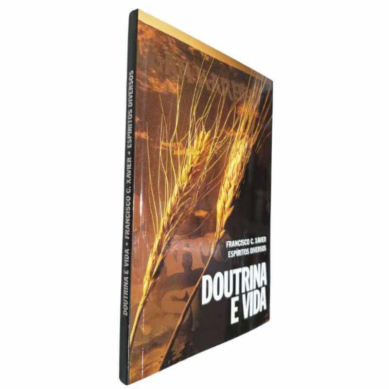 Livro Físico de Bolso Doutrina e Vida Francisco C. Xavier Xico Xavier ...
