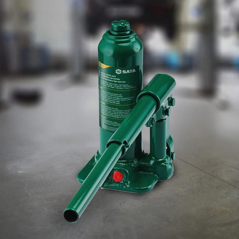 Macaco Hidraulico Garrafa 2 Toneladas ST97801ASC Sata - Macaco ...