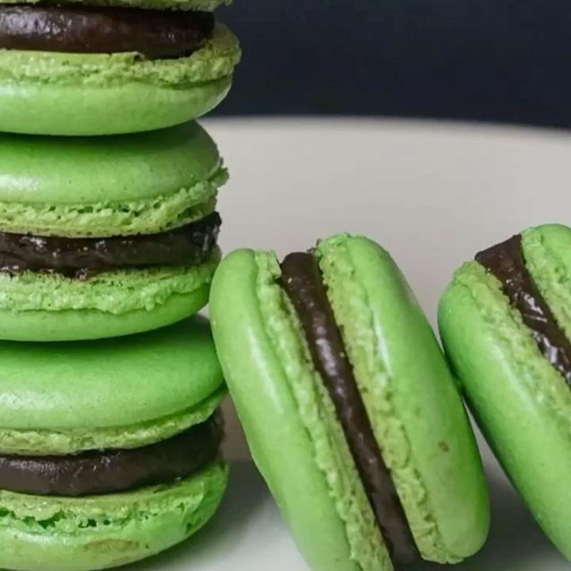 Macarons -doces finos -2 embalagens com 20 macarons- total de 40 ...