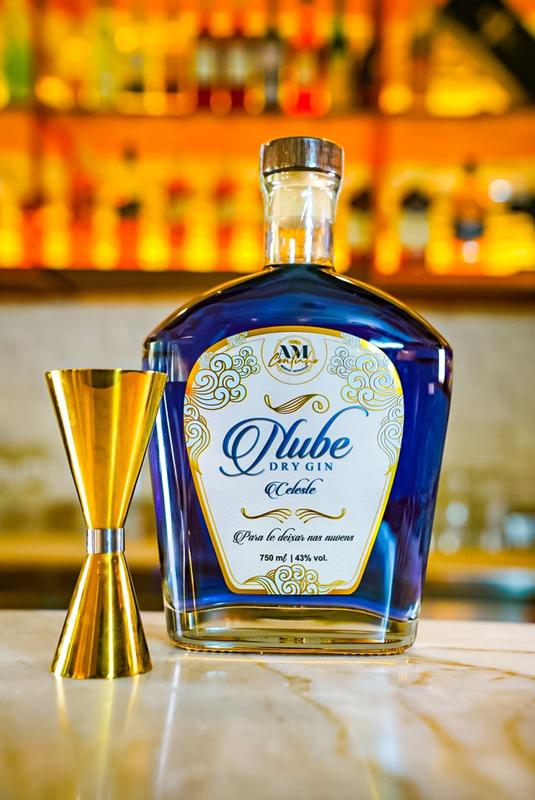 Nube dry gin celeste retrô - Nube Destilados - Gin - Magazine Luiza