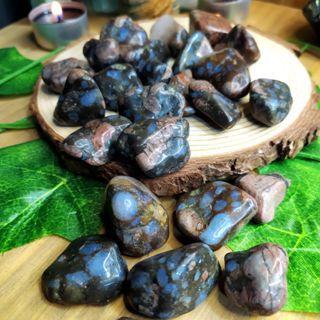 Pedra Riolita Azul Rolada 2 a 3cm - Equilíbrio Regeneração e ...