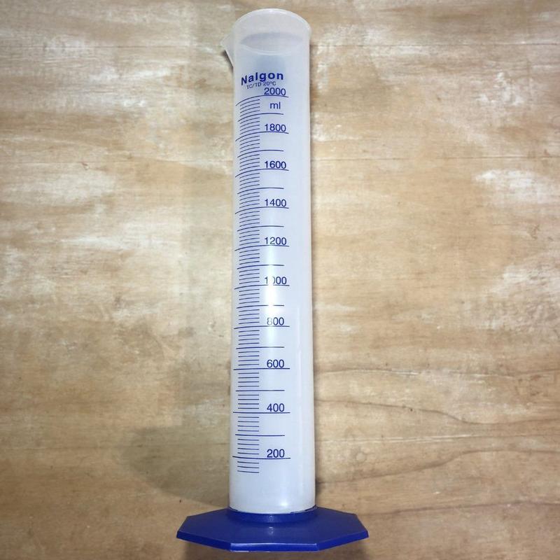 Proveta graduada de plástico 2000ml (pp) autoclavavel div.20ml (nalgon) - Tubo de Ensaio ...