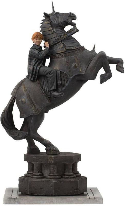 Ron Weasley at the Wizard Chess Deluxe - Harry Potter - Art Scale 1/10 ...