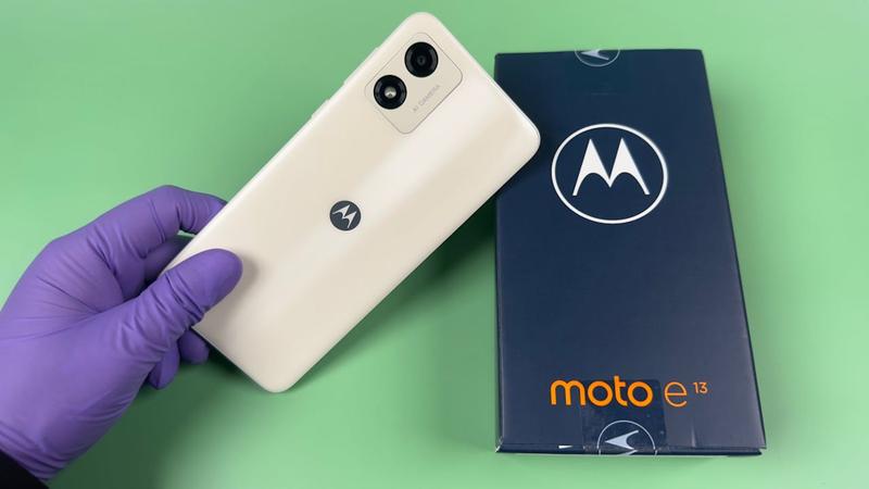 Smartphone Motorola Moto E13 Creamy White 64GB + 4GB - Celular Básico ...
