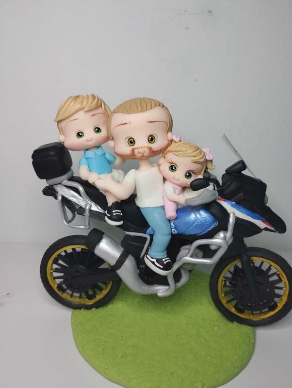 Topo bolo Motoqueiro - Flavialima ateliê - Topo de Bolo - Magazine Luiza