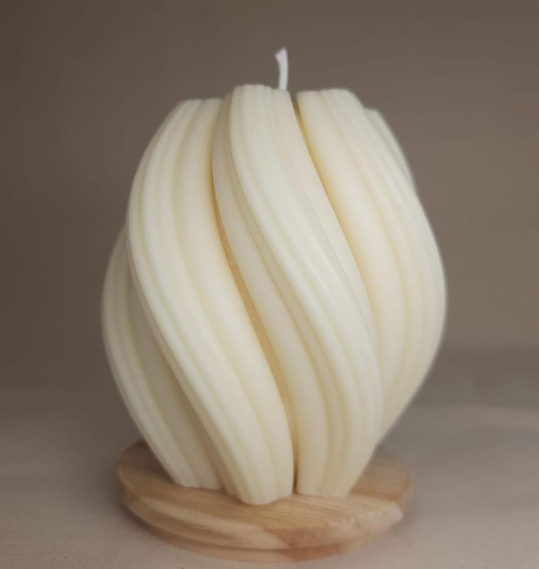 Vela Decor Vegetal Aromática Curvas Grande Lavanda 240g - Likare Home ...