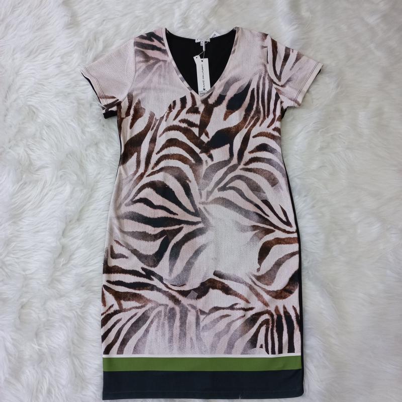 Vestido Midi,g com frente estampada e parte de traz preto. - Ramo ...